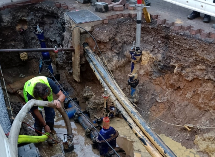 Extindere retele de apa si canalizare - Contract semnat de Aquatim